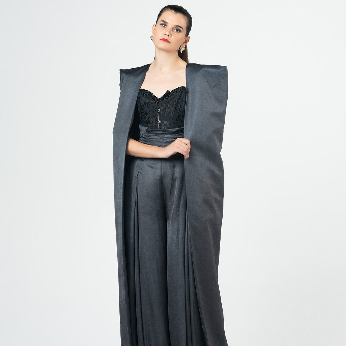 Zaryen Suit – Sarlea Mah